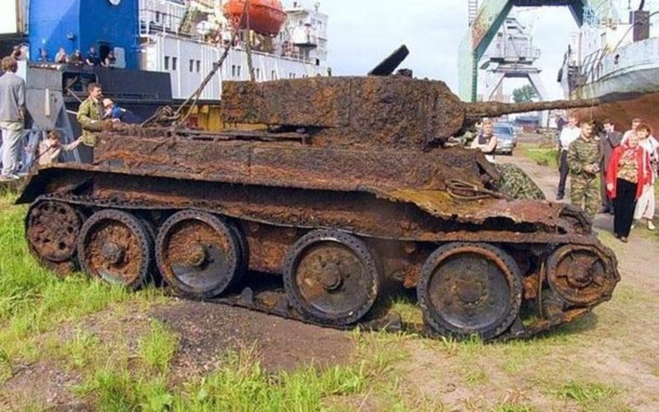 Buried tank discovered - what the discoverers found inside left ...